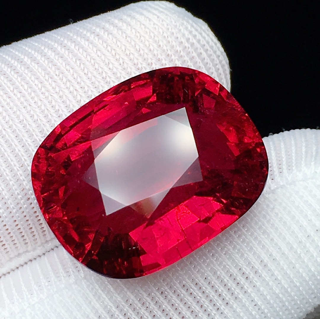 19.42ct天然红碧玺裸石 - 贞玺珠宝