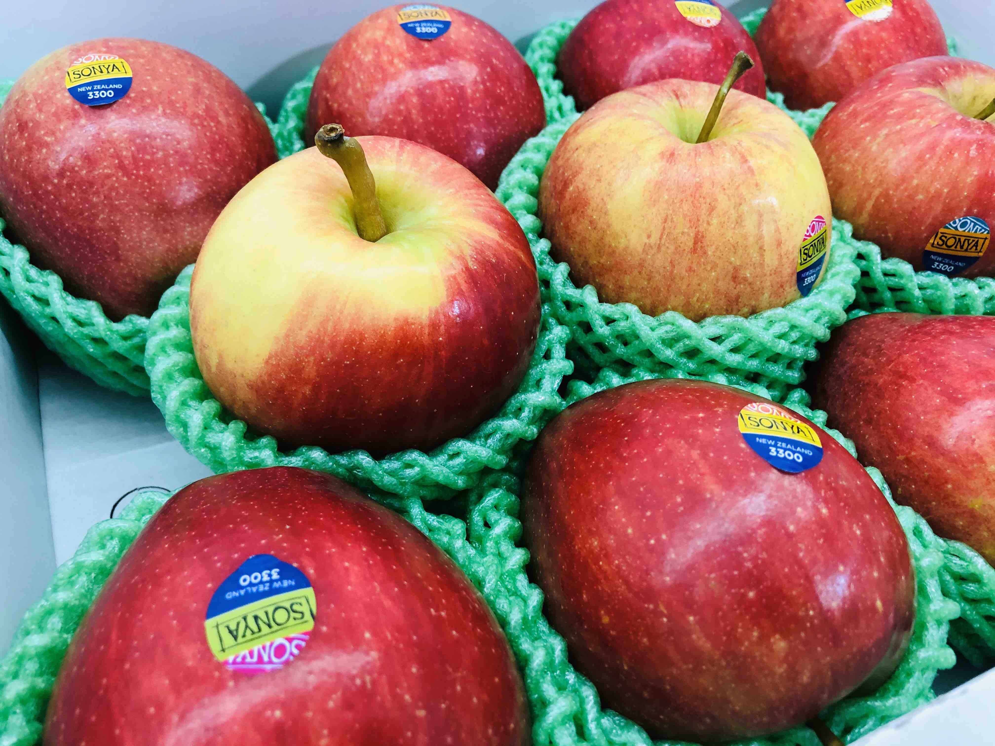 Sonya索尼亚苹果🍎，来自纯净国度新西兰的索尼娅苹果，果形妖娆，鲜嫩脆甜，美艳娇媚 皮薄肉嫩 果香浓郁 甘甜多汁 。 - 吉祥鲜品精品生鲜